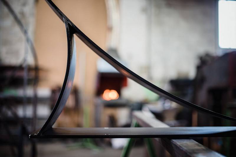 Atelier de réalisation de tables et chaises en bois à Bordeaux - THOMAS ...